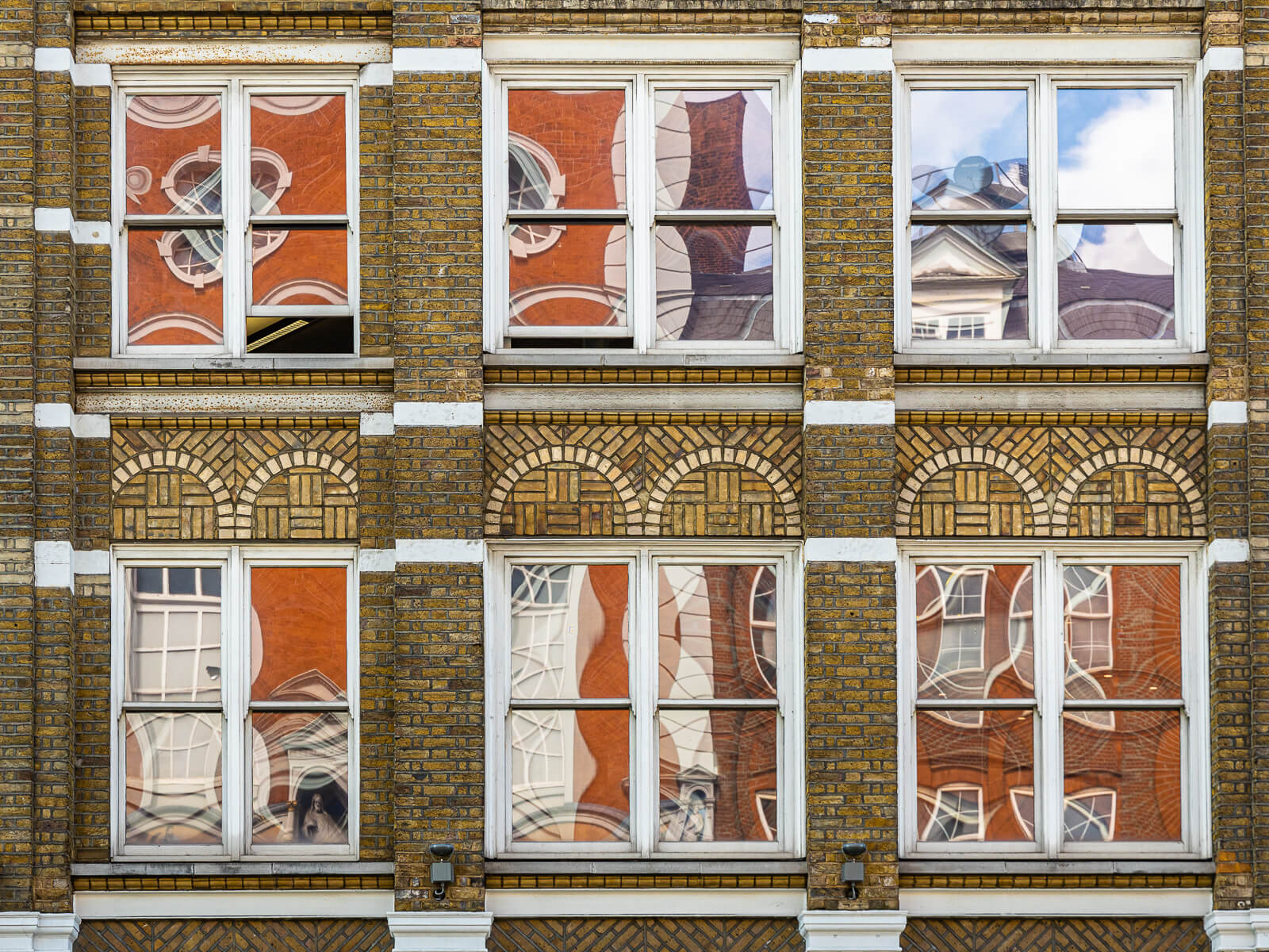 16 WINDOWS by Carol Curd – Leighton Buzzard Photographic Club