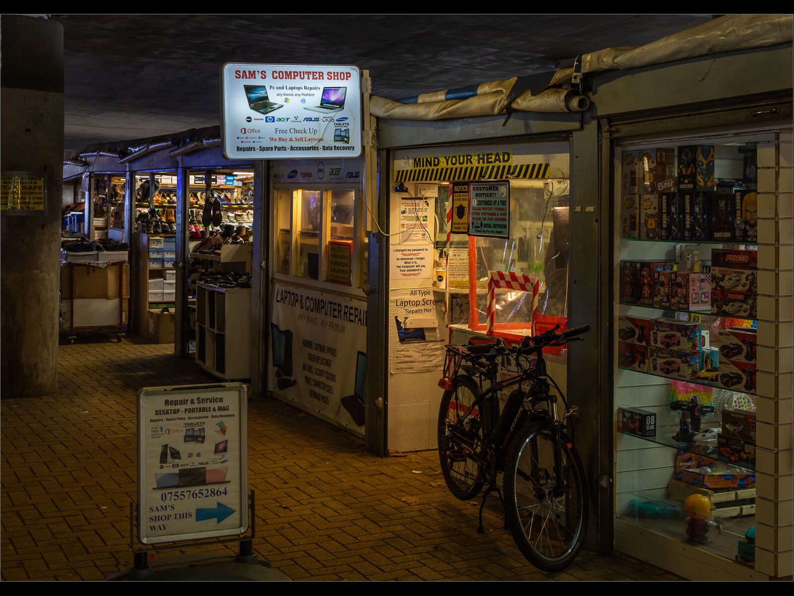 25 SAM’S COMPUTER SHOP by Carol Curd – Leighton Buzzard Photographic Club