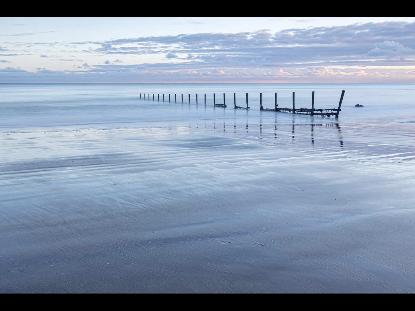 03 THE GROYNE by Carol Curd – Leighton Buzzard Photographic Club
